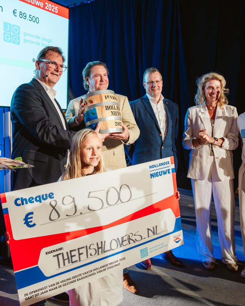 Eerste vaatje haring brengt € 89.500,- op voor JOGG- Gezonde Generatie